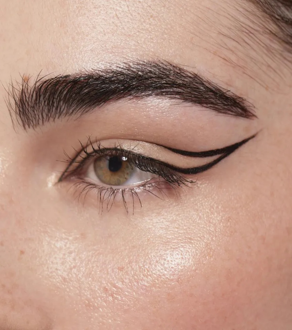 Eyeliner in eye store